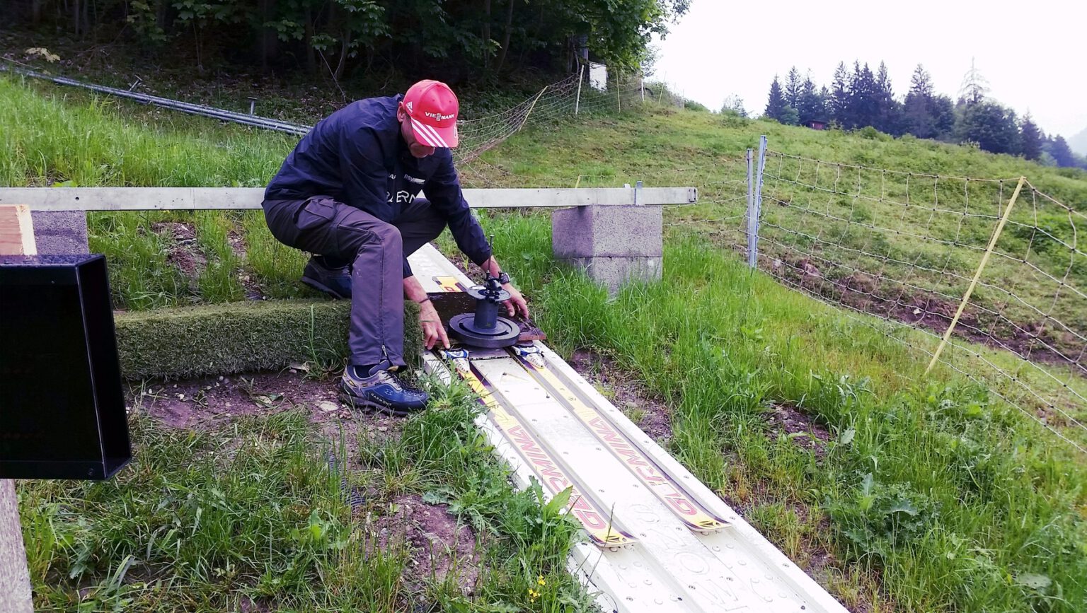 Summende Sprungski fahren schneller - Skispringen-news.de